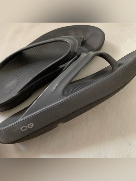 OOFOS | Shoes | Oofos Gray Womens Recovery Flip Flops Size 9 | Poshmark